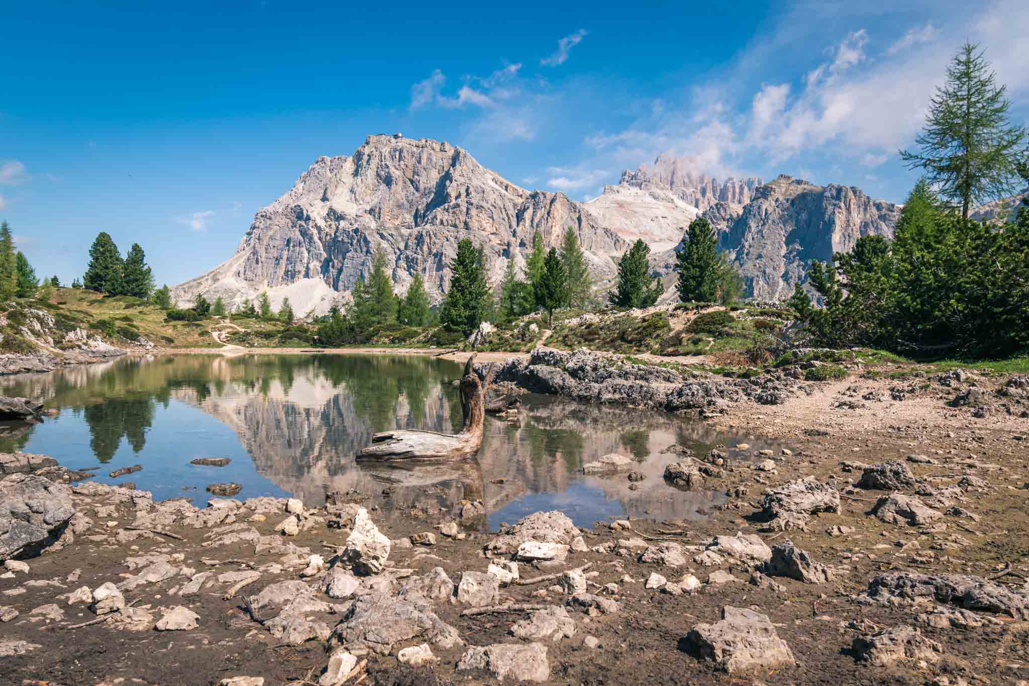 Lago di Limides: passeggiata ai piedi delle Dolomiti Ampezzane