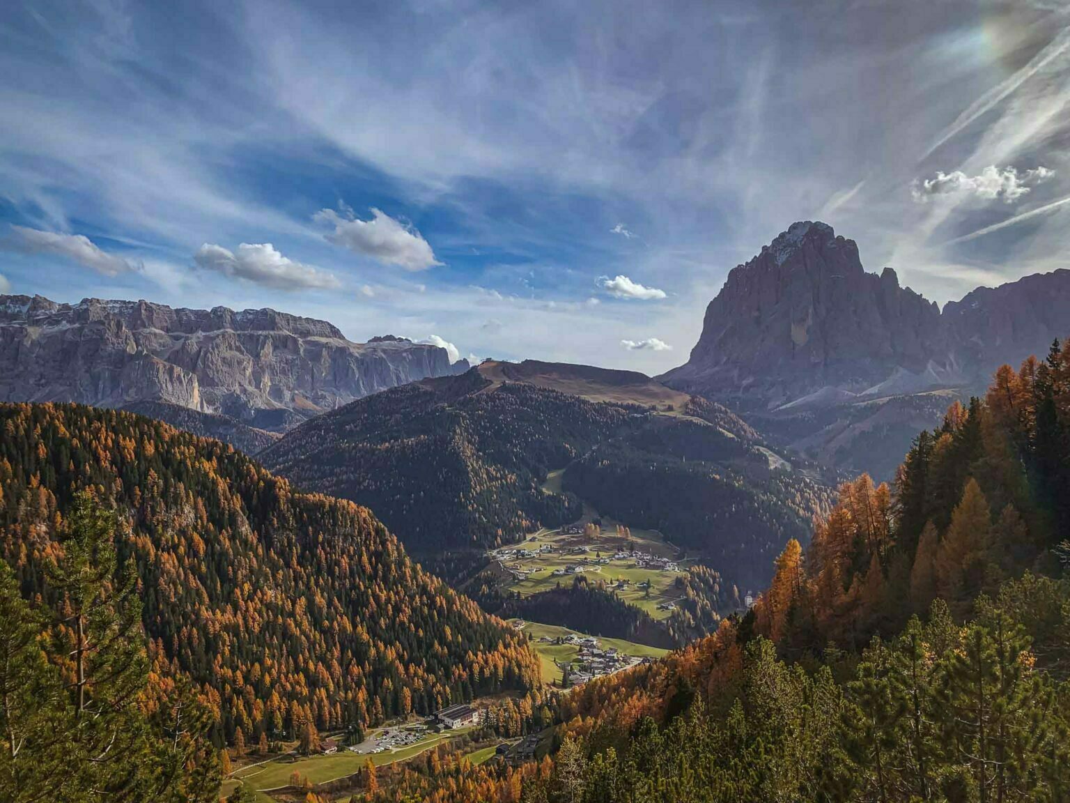 L’incanto di un’escursione al Monte Seceda, senza funivia
