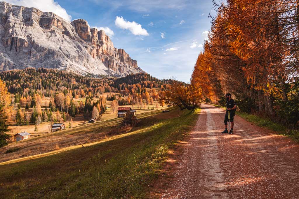 Escursioni facili in Alta Badia ai prati dell’Armentara